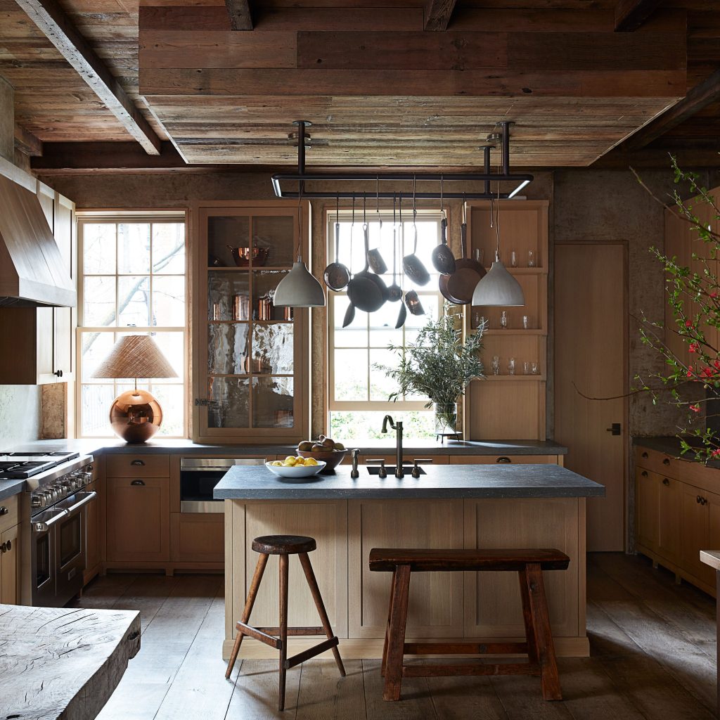 Feather Your Nest: Decorating Your Table with Feathers - Lightarchitecture